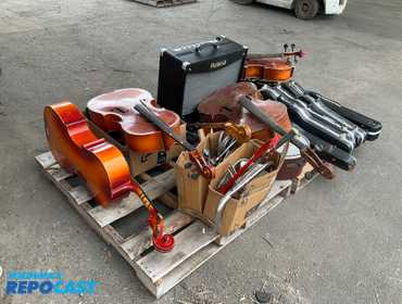 Repocast.com® | Skid lots of used musical instruments...