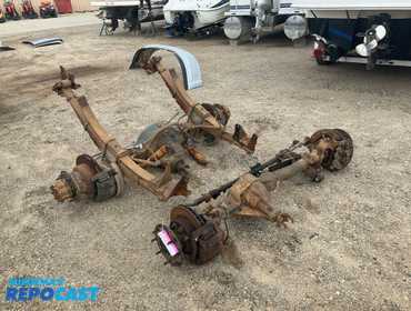 Repocast.com® | Front and Rear Axles off a 2002 Ford F...