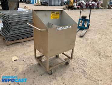 Repocast.com® | 4 wheeled rolling glove / rag cart...