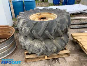 Repocast.com® | Set of matching rear farm tractor...