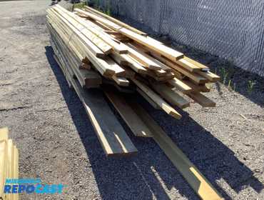 Repocast.com® | Lot of assorted lumber, including 2x4,...