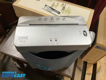 Repocast.com® | Lot of (1) Staples Light Duty Cross...