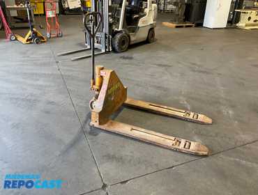 Repocast.com® | Small pallet jack.