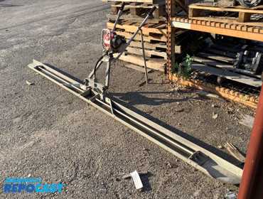 Repocast.com® | Vibra Strike Power Screed. Works per...