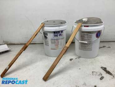 Repocast.com® | Lot of (2) bucket mouse traps
