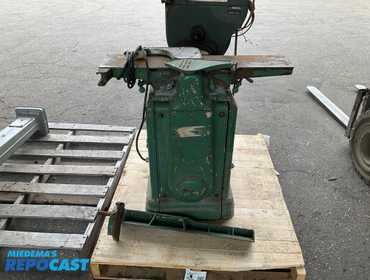 Repocast.com® | Jointer 6" Delta, cast iron base.