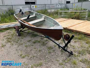 Repocast.com® | Larson Fiberglass row boat, 11-12ft...