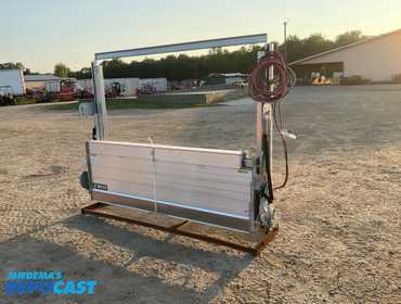 Repocast.com® | Unused Waltco Model MDL-16 Liftgate, 1...