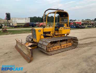 Repocast.com® | 1968 John Deere 350BW Wide Track Dozer
