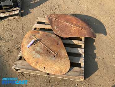 Repocast.com® | (2) Used Tractor Rear Fenders, dents/rust