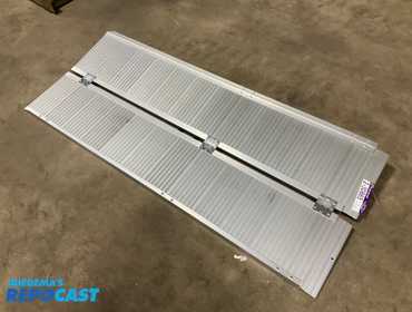 Repocast.com® | Aluminum foldable ramp w/ handle....