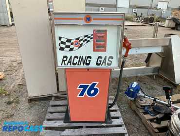 Repocast.com® | Retro Union 76 Racing Gas’ gas pump