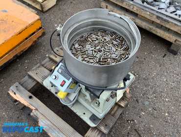 Repocast.com® | Lot of (1) Rodix feeder cube, plus series