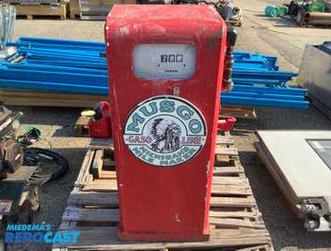 Repocast.com® | Gasboy 100 Vintage Gas Pump