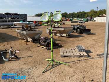 Repocast.com® | Commercial Electric Work Light with Stand