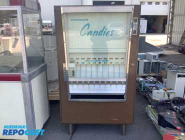 Repocast.com® | Delicious Candies vending machine.