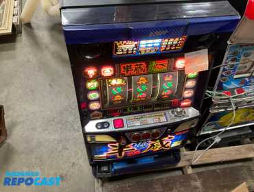 Repocast.com® | Lot of (1) Slot Machine w/ bucket of...