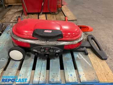 Repocast.com® | Lot of (1) Coleman Roadtrip Grill, Has...