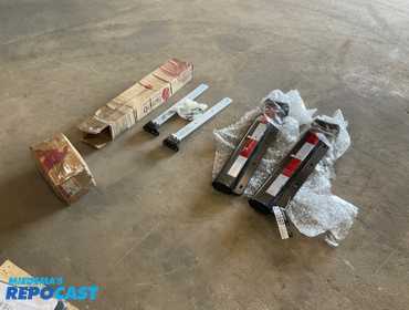 Repocast.com® | Lot of (1) Meritor 1369 Brake Pad Kit...