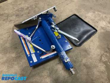 Repocast.com® | Steel Hydraulic Post Table 16 In. x 16...