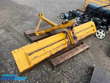 Repocast.com® | Farm Tractor rear blade in good...