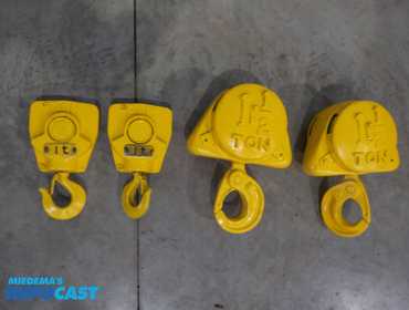 Repocast.com® | lot of (4) P and H crane load blocks...