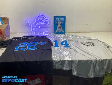 Repocast.com® | Detroit Lions NFL fan shop - neon...