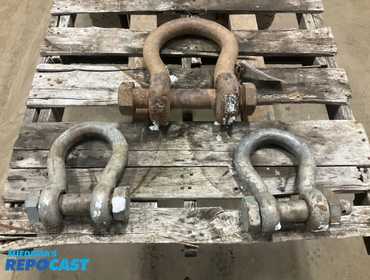 Repocast.com® | Lot of (3) used rigging shackles: two...