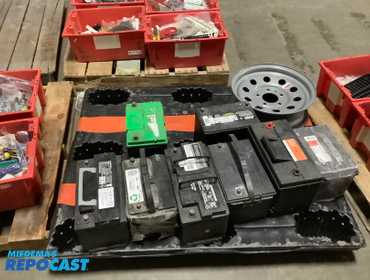Repocast.com® | Skid of (8) assorted vehicle batteries...
