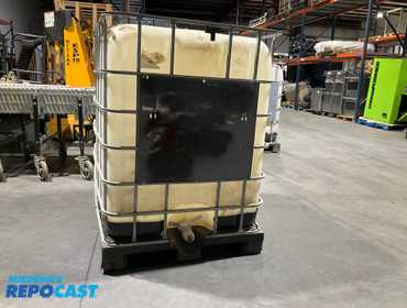 Repocast.com® | 1- 275 GALLON IBC TOTE, CAMLOCK VALVE...