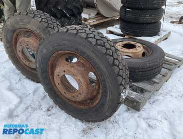 Repocast.com® | Lot of (3) agricultural and farm tires...