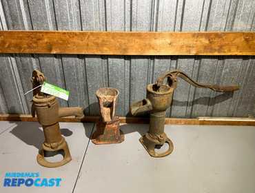 Repocast.com® | OLD WATER WELL PITCHER PUMPS