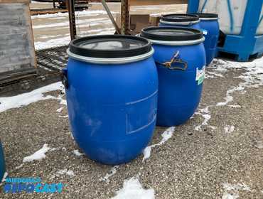 Repocast.com® | Lot of (2) 20 gallon used blue barrels...