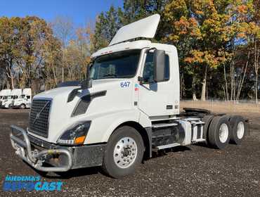 Repocast.com® | 2015 Volvo VNL 6x4 Day Cab Semi...