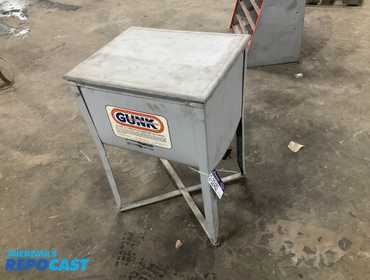 Repocast.com® | Gunk Parts Cleaning Tank, has mesh...