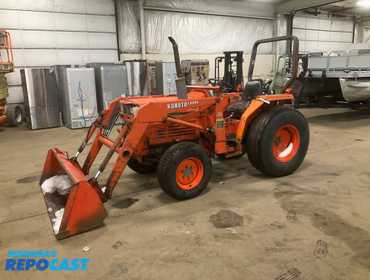 Repocast.com® | Kubota L2550 Diesel 4x4 Tractor with...