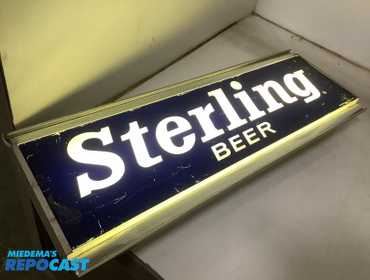 Repocast.com® | Lot of (1) Sterling Beer light up sign...