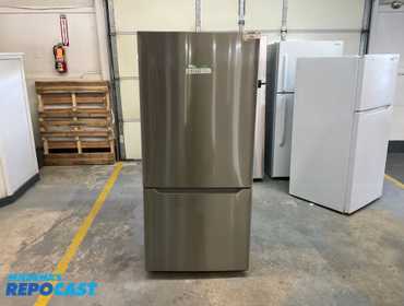 Repocast.com® | Insignia NS-RBM18SS0- Refrigerator/...