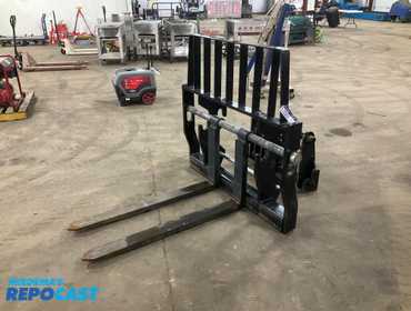 Repocast.com® | JLG Telehandler Quick Attach Fork...