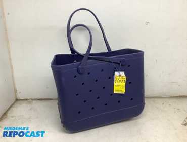 Repocast.com® | Lot of one navy blue bogg bag, it’s...