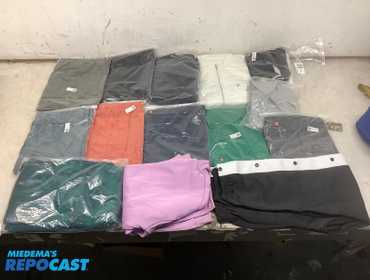 Repocast.com® | Box of Assorted Women’s 2XL Pants and...