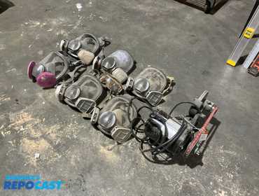Repocast.com® | Lot of (6) Full face respirator masks...
