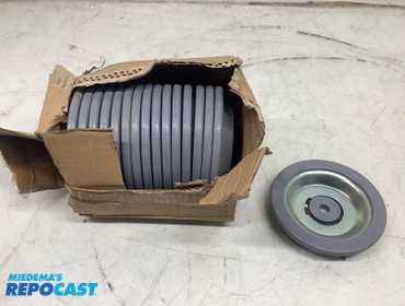 Repocast.com® | Box of Gray Rubber Pulleys, measures 5...