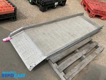 Repocast.com® | Trailer dolly ramp w/ sides. Measures...