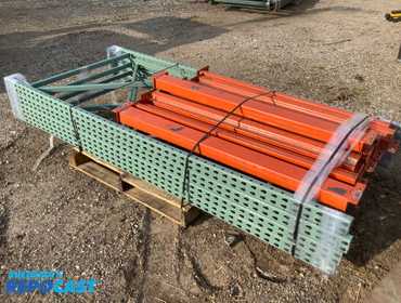 Repocast.com® | Lot of (4) pallet racking uprights and...
