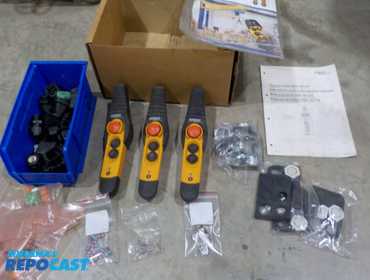 Repocast.com® | Lot of (3) New Demag lift controller...