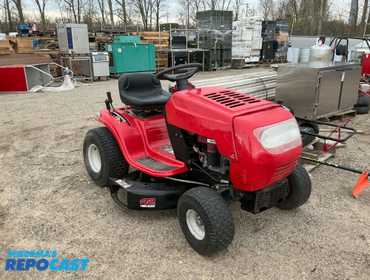 Repocast.com® | MTD 13RN772G029 Riding Lawn Mower