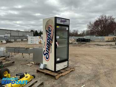 Repocast.com® | True GDM-26HL Snapple branded standing...