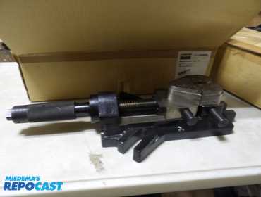 Repocast.com® | New Dayton; Machine Vise, 2-3/" jaw...