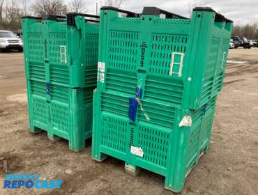 Repocast.com® | Lot of (6) large green plastic totes,...
